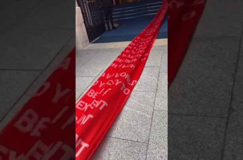 Watch katy perry wearing a 200 yard long dress with the lyrics of her ...